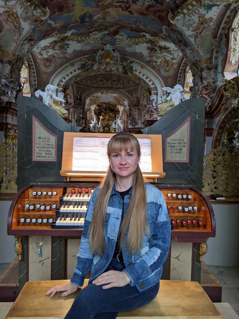 Neue Assistenz an der Domorgel - Anastasiia Yurchenko - Paderborner ...